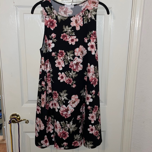 Socialite | Dresses | Socialite Floral Dress | Poshmark